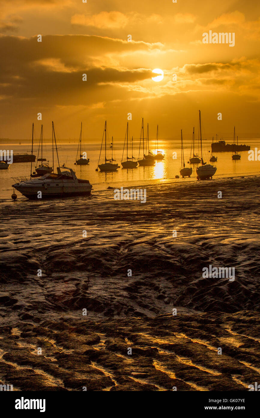The Sunrises over The River Thames estuary in North Kent today ...