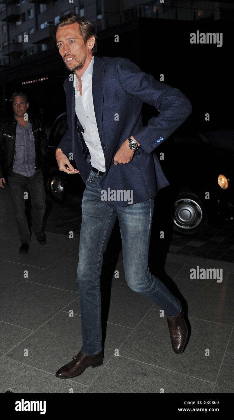 Peter Crouch and wife Abbey Clancy leave Leni's model management spring ...