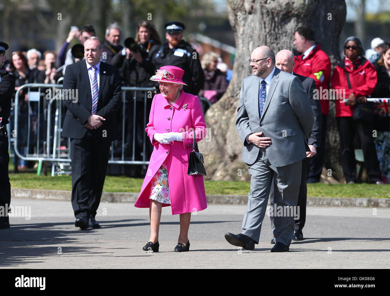 Queen Elizabeth II officially opens the new Bandstand at Alexandra ...