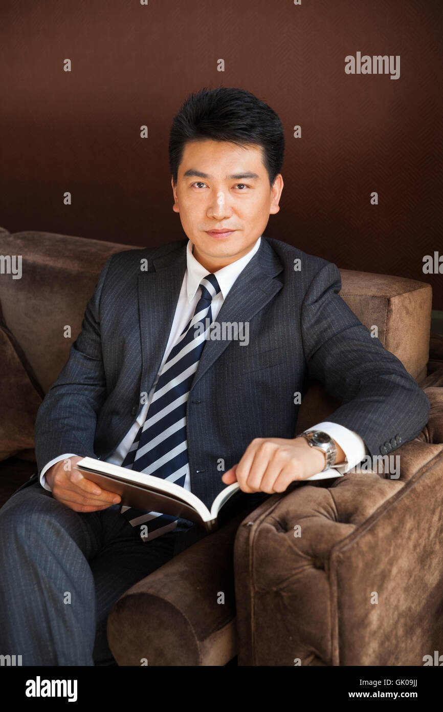 Middle east men fashion hi-res stock photography and images - Alamy