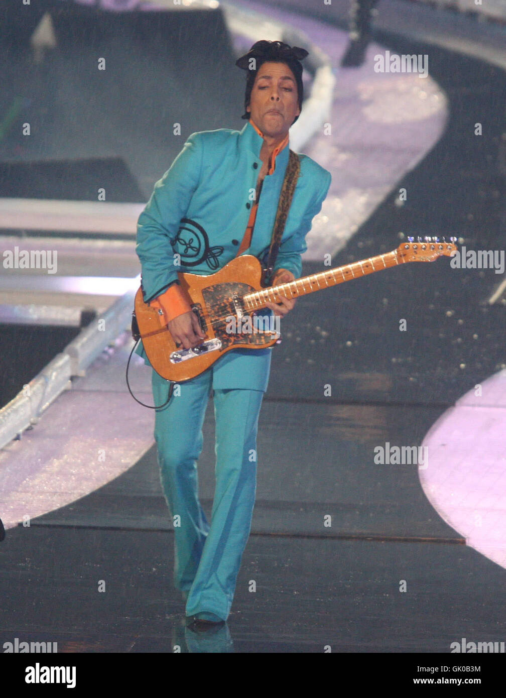 Prince halftime show super bowl hi-res stock photography and images - Alamy