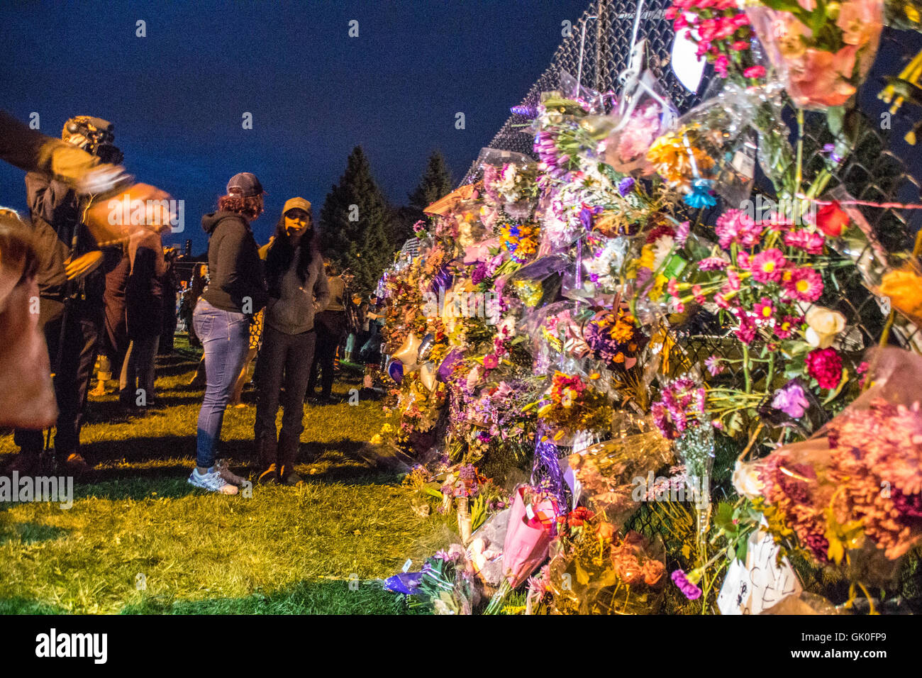Fans pay tribute to Prince outside his Paisley Park estate in ...