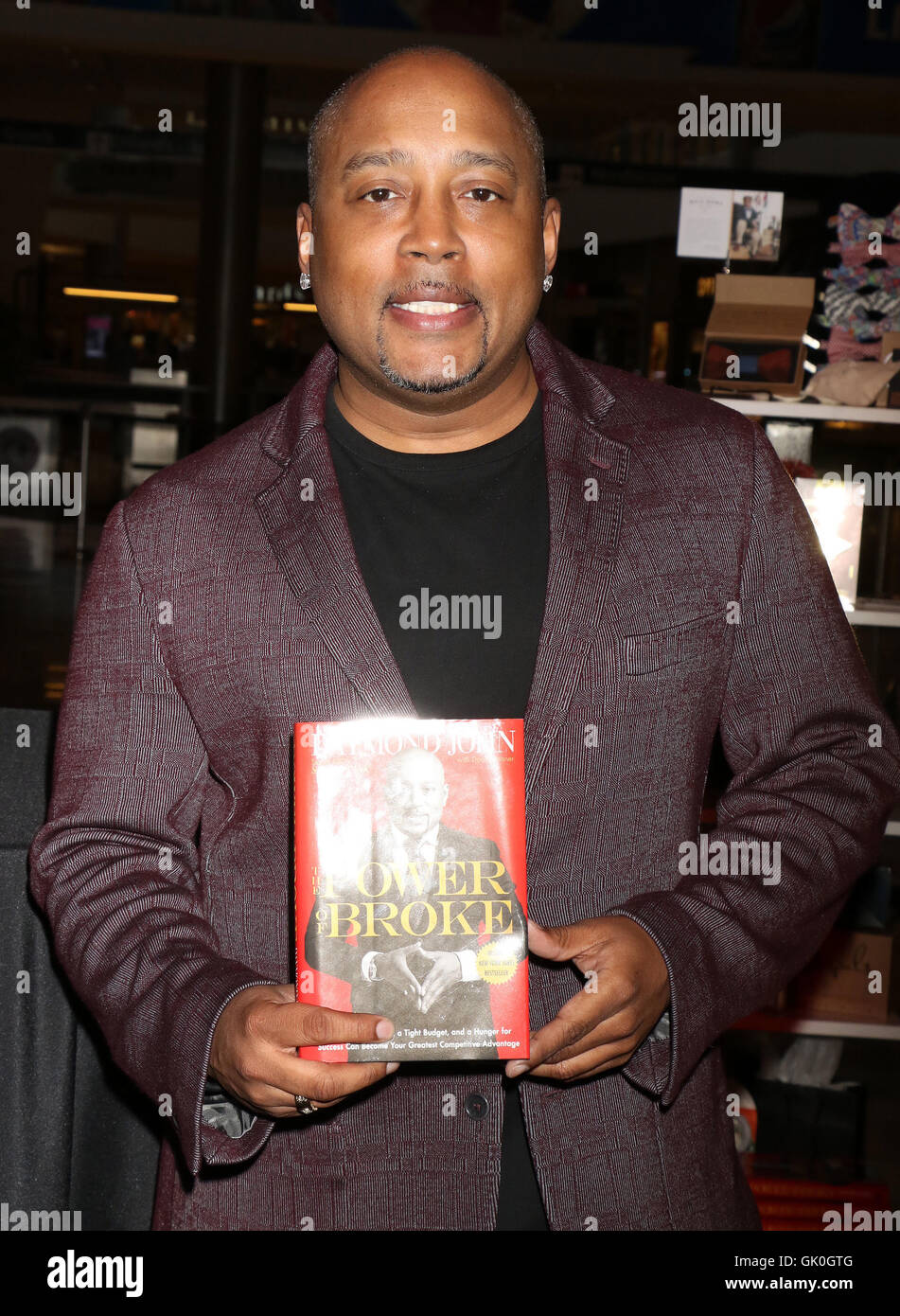 Daymond John signs copies of 'The Power Of Broke' at Fashion Show Mall ...
