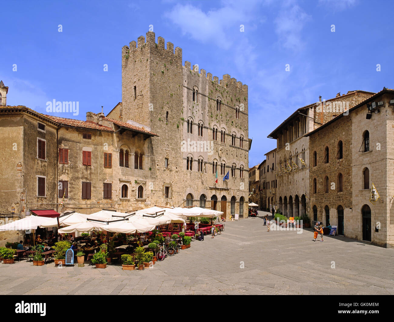 Restaurant house building tower hi-res stock photography and images - Alamy