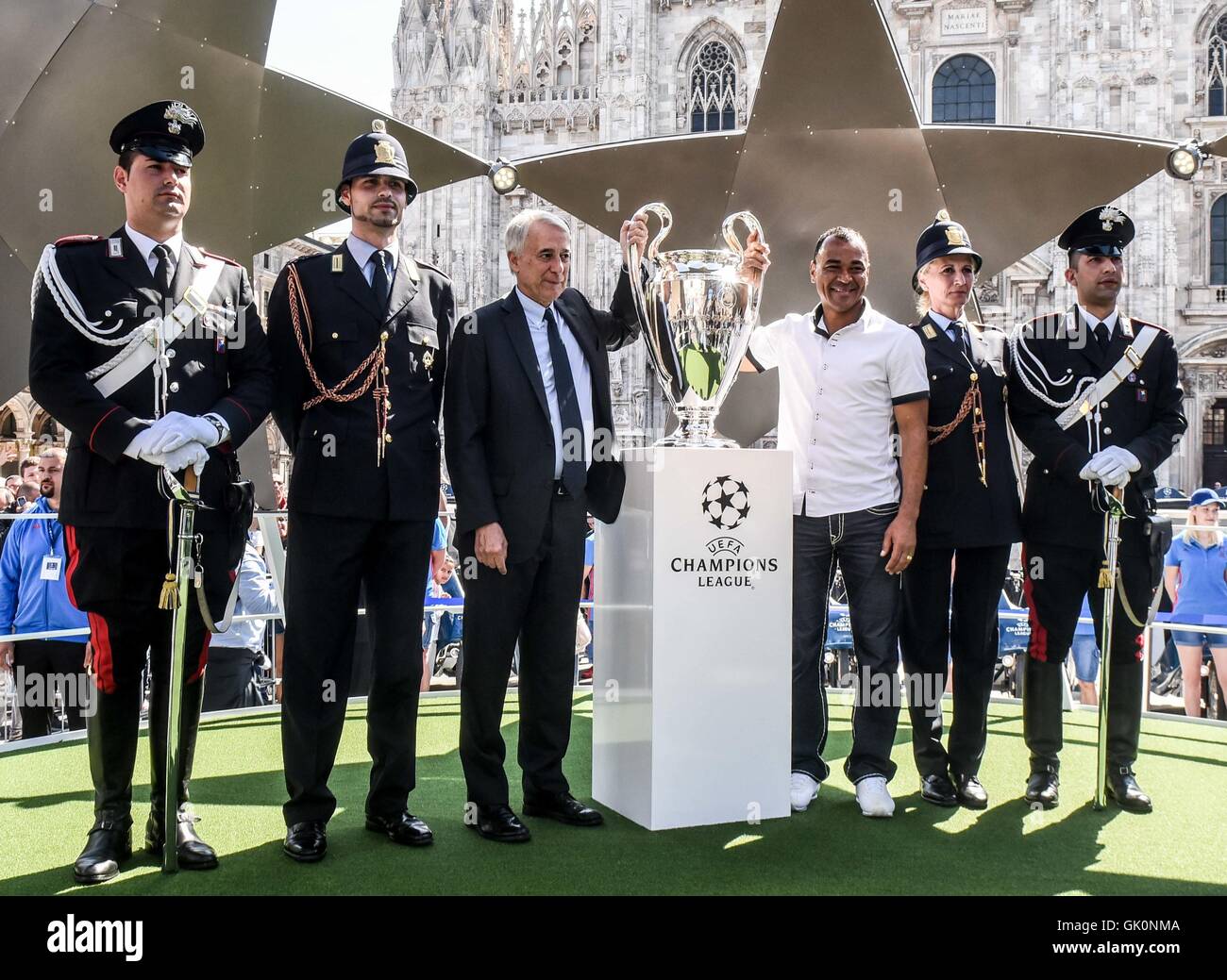 Uefa champions league trophy ceremony hi-res stock photography and ...
