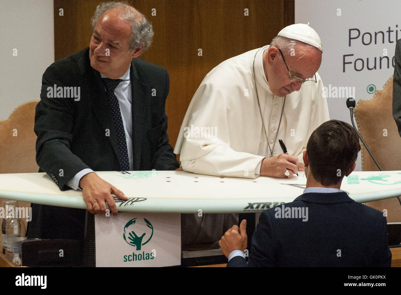 'A Wall A Bridge' seminar organized by the Pontifical Foundation ...