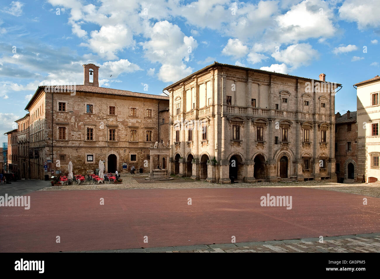 old town tuscany square Stock Photo - Alamy