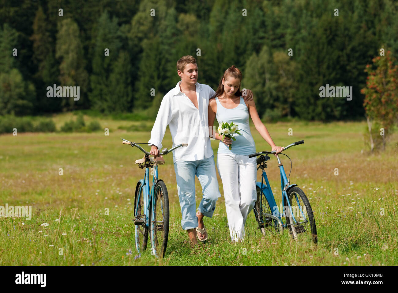 walk go going Stock Photo - Alamy
