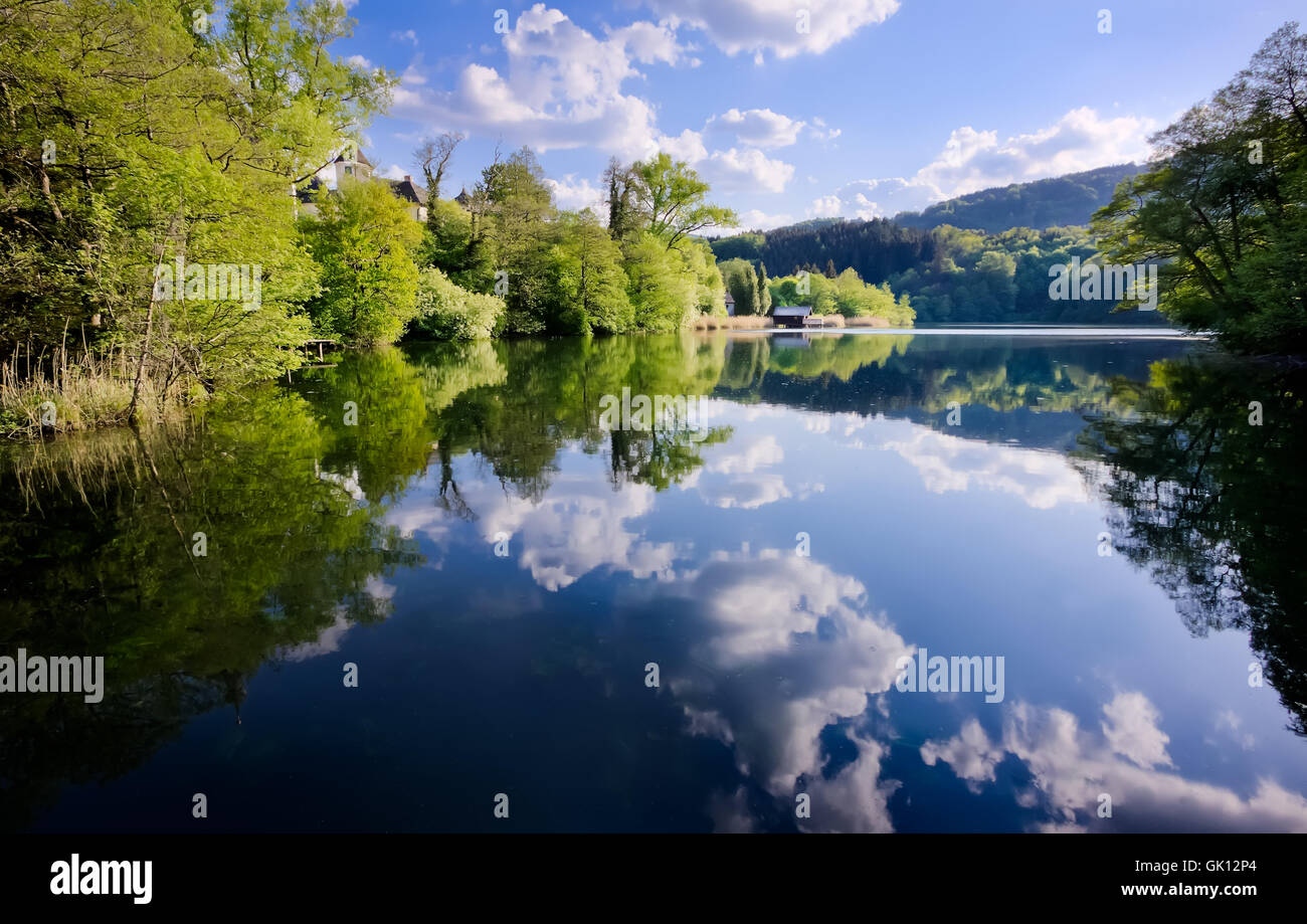 Cloud mirroring fresh water hi-res stock photography and images - Alamy