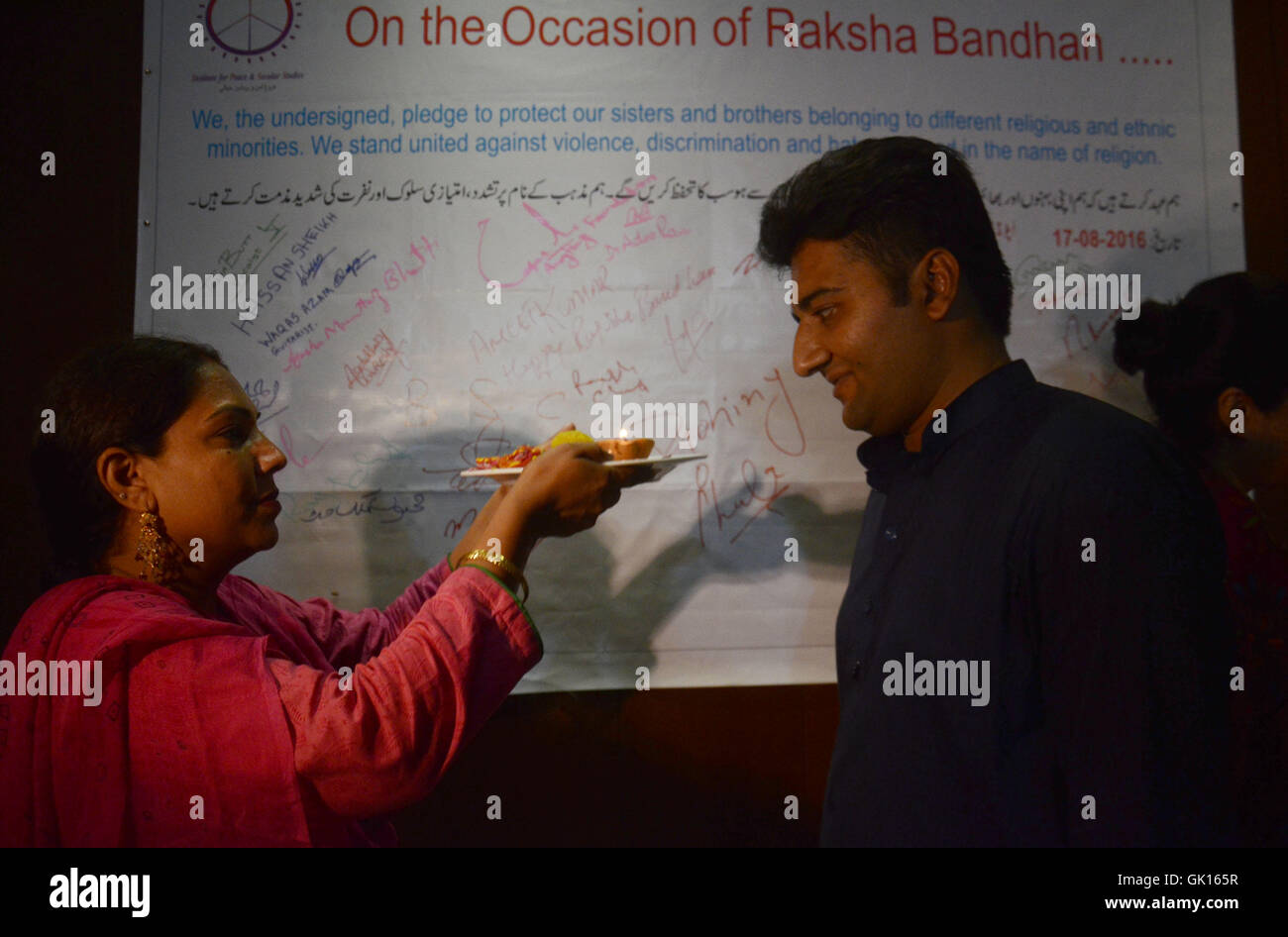Pakistani Hindu girls and others from different walk performing ...