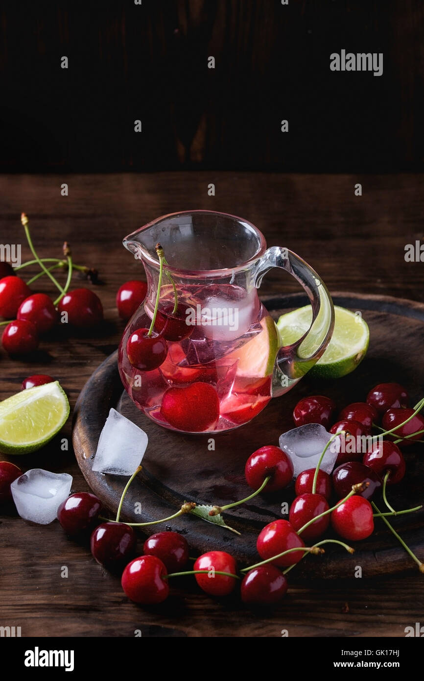 Lemon cherry cocktail hi-res stock photography and images - Alamy