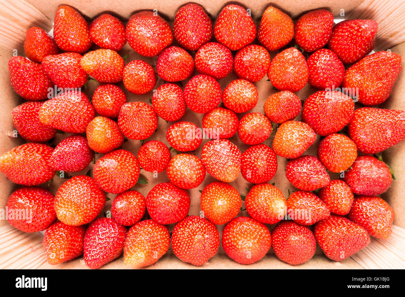 Strawberries in a box hi-res stock photography and images - Alamy