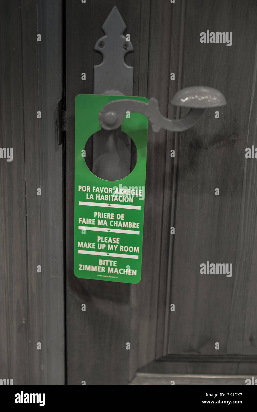 Please clean room sign hi-res stock photography and images - Alamy