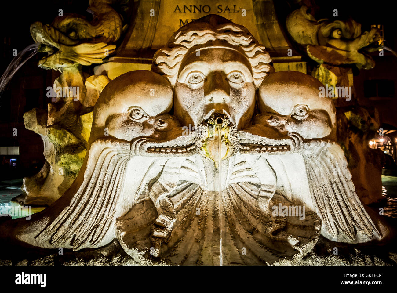 Waterspout at fountain Piazza della Rotonda at night, Rome, Italy Stock ...