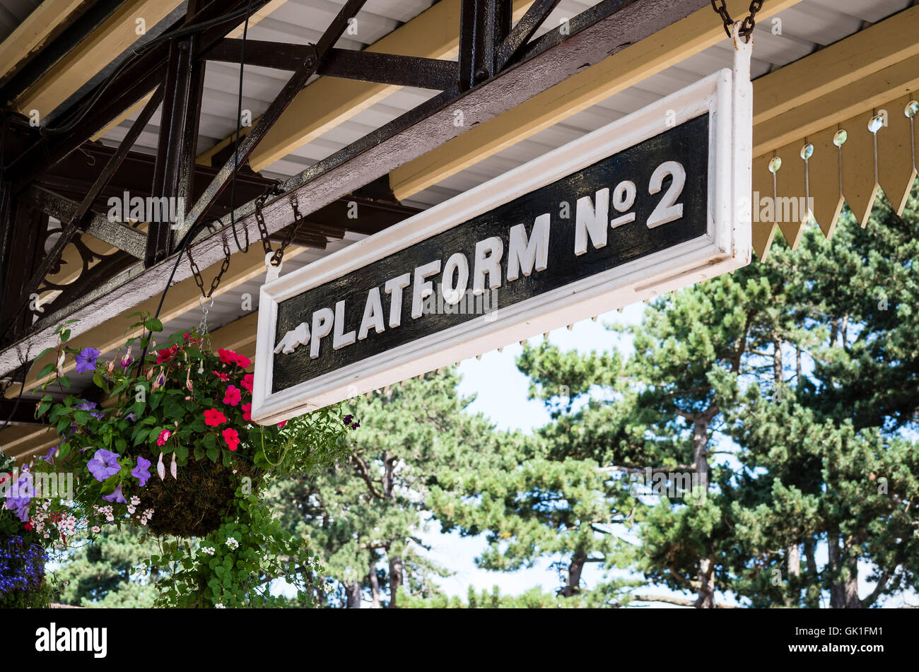 Gwr preserved station hi-res stock photography and images - Alamy