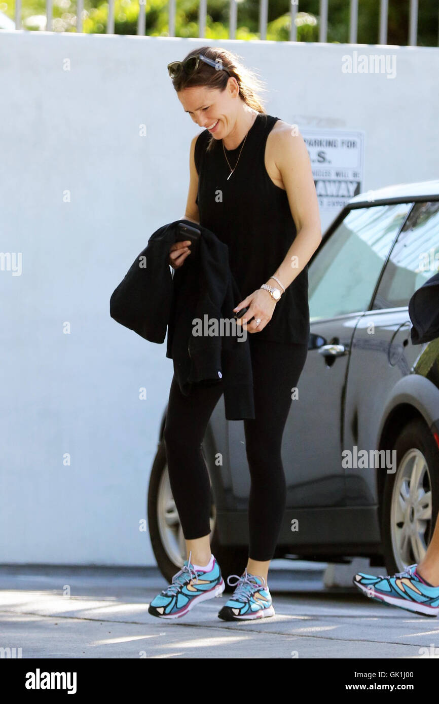 Jennifer Garner leaves a workout session looking sore but happy. The ...