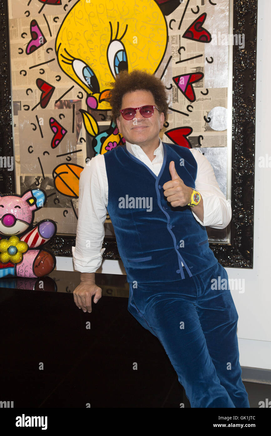 Romero Britto vistis Hamburg to open the jubilee Exhibition at Mensing ...