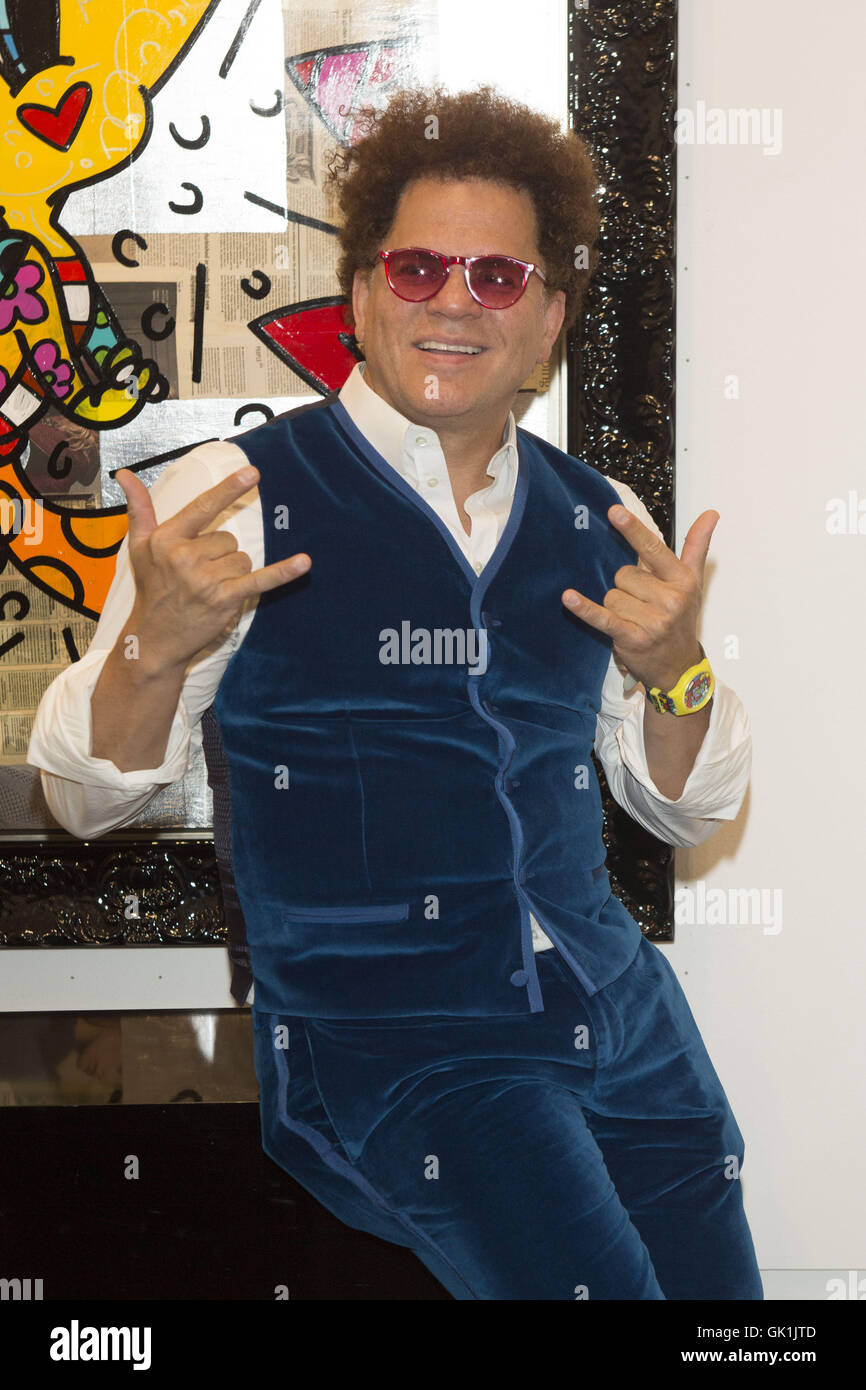 Romero Britto vistis Hamburg to open the jubilee Exhibition at Mensing ...
