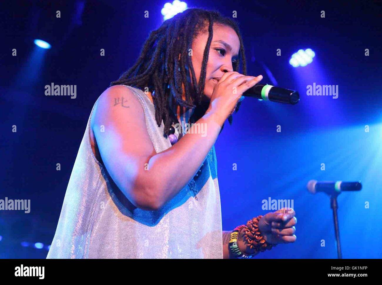 B.B. King presents the music of Floetry and Kris Kelli at B.B. Kings ...