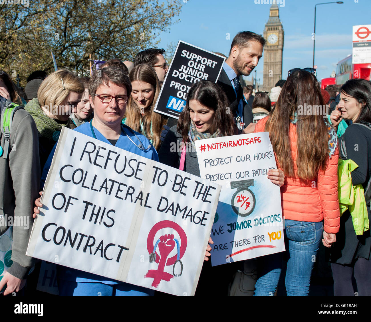 Junior Doctor's on the picket line at St Thomas' Hospital during the ...