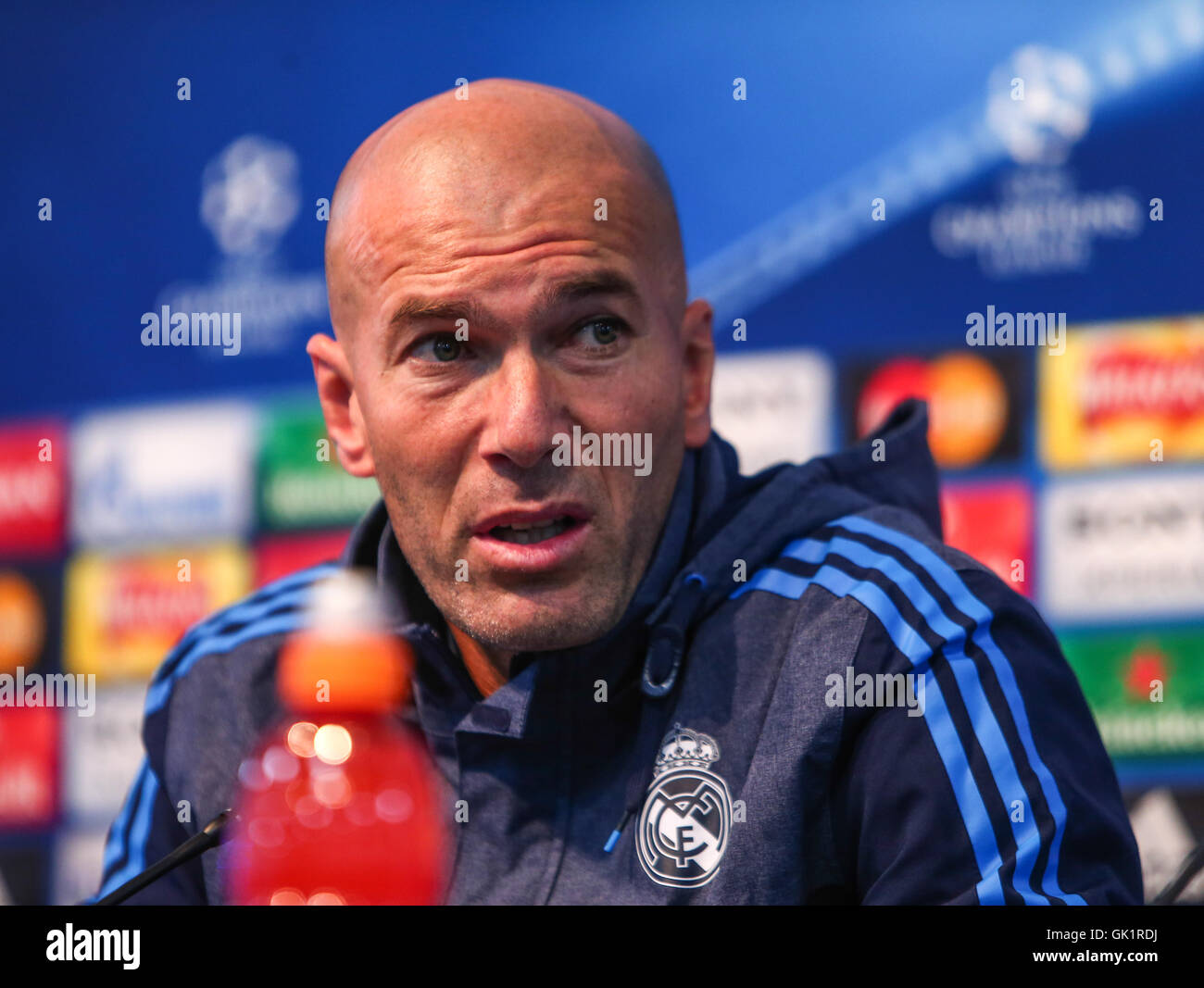 Real madrid manager zinedine zidane press conference etihad stadium hi ...