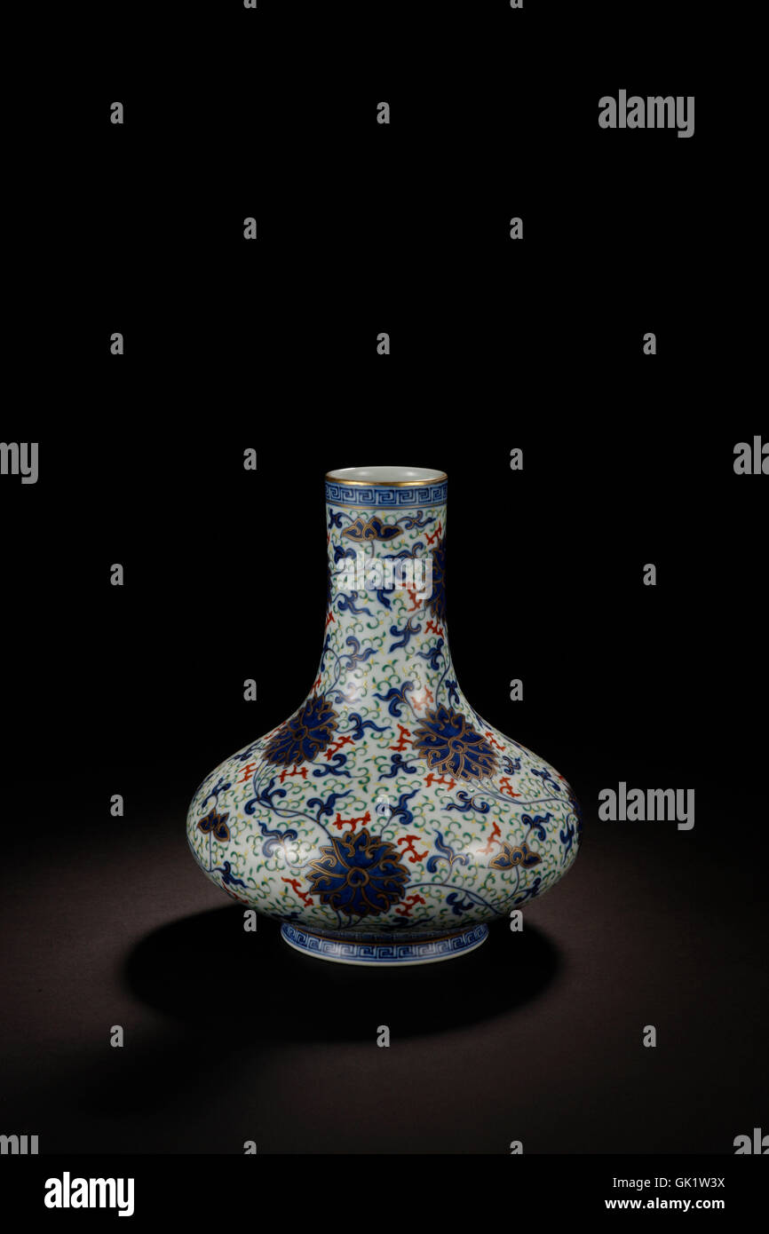 Blue vitriol red gilt floral hi-res stock photography and images - Alamy