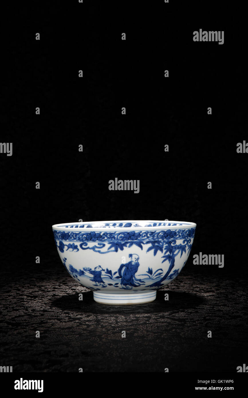 Blue and white figure Bowl Stock Photo - Alamy
