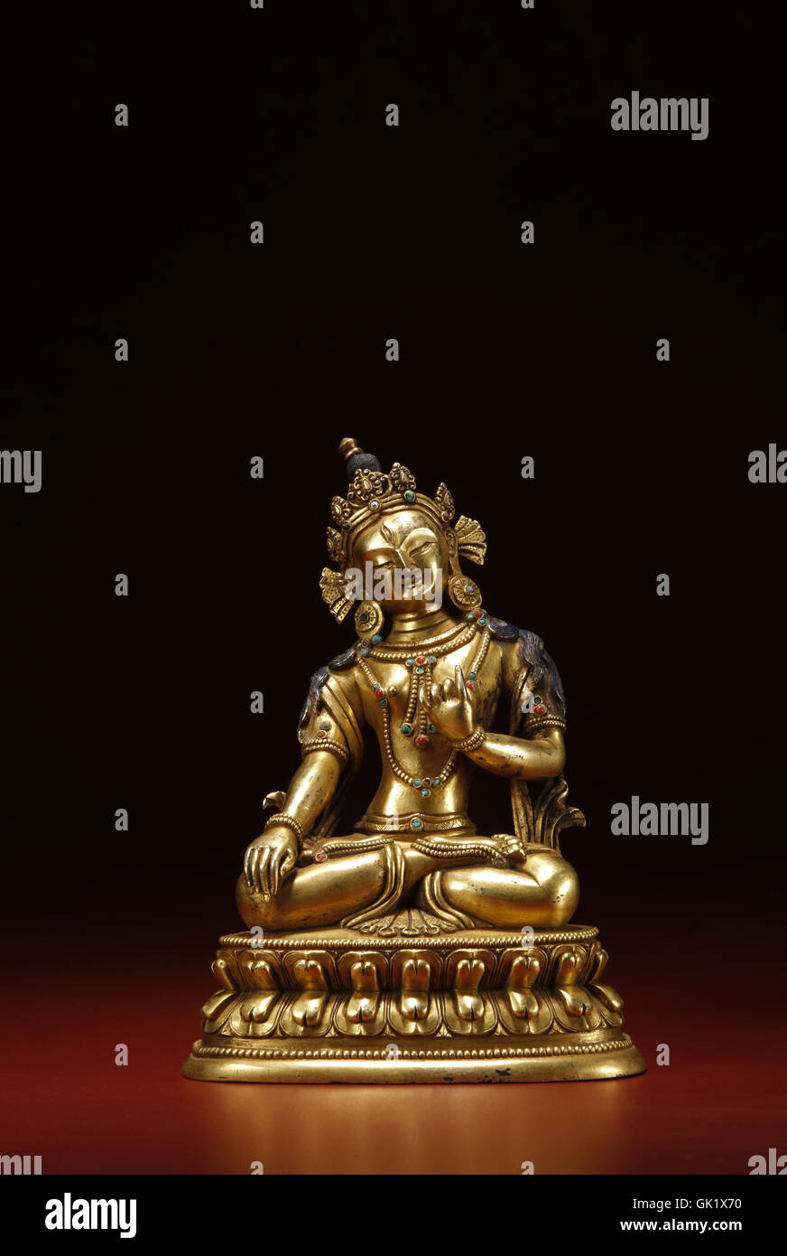 Gilt copper buddha images hi-res stock photography and images - Alamy