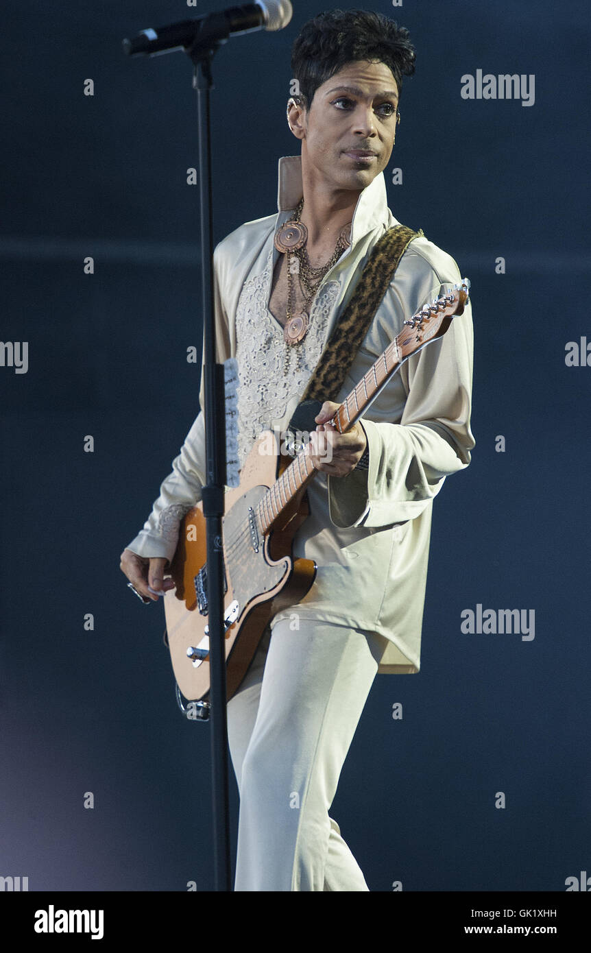 'prince' and singer hi-res stock photography and images - Alamy