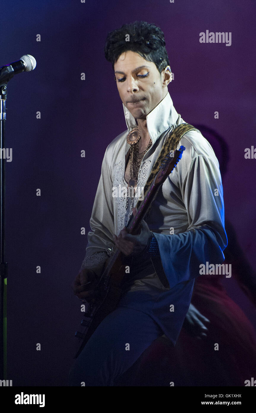 'prince' and singer hi-res stock photography and images - Alamy