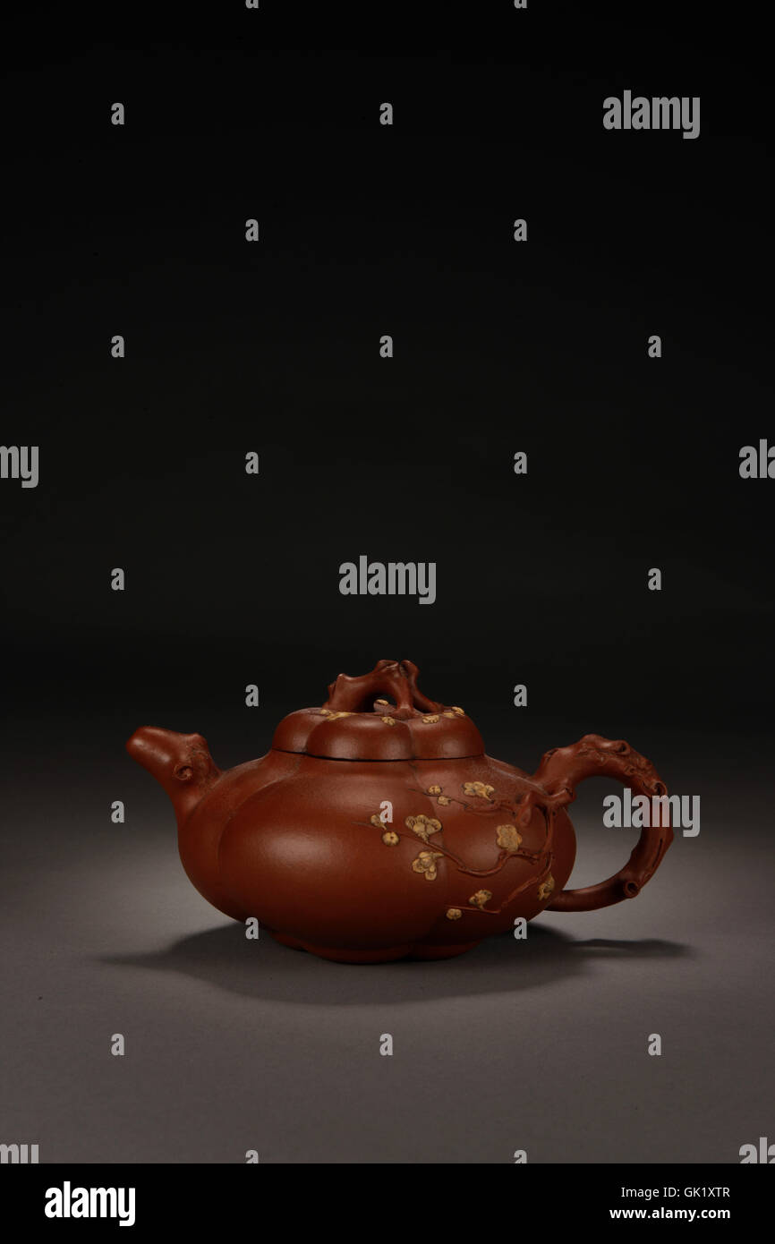 Plum five Teapot Stock Photo - Alamy