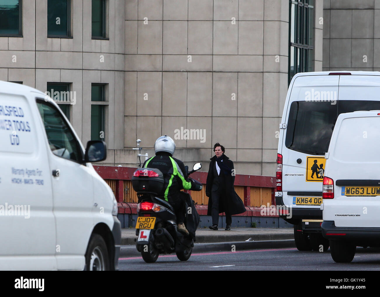 Benedict Cumberbatch films a scene for the new series of 'Sherlock' on ...
