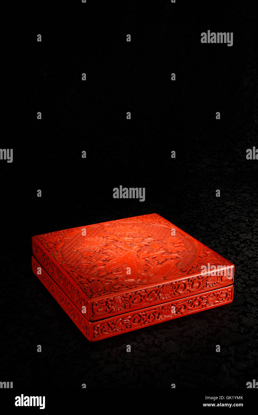 Floral prints red paint boxes hi-res stock photography and images - Alamy