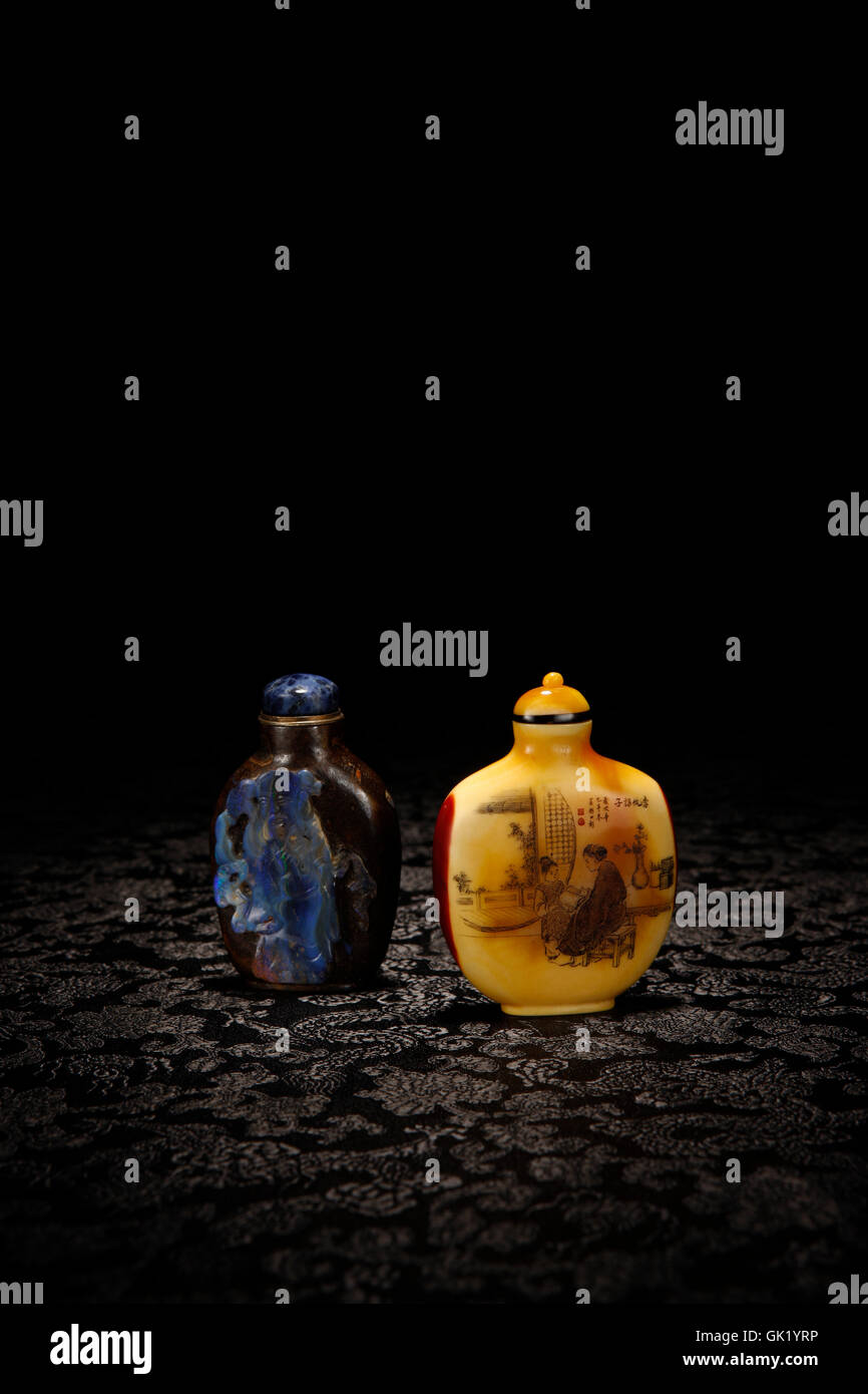 One pair of snuff bottles hi-res stock photography and images - Alamy