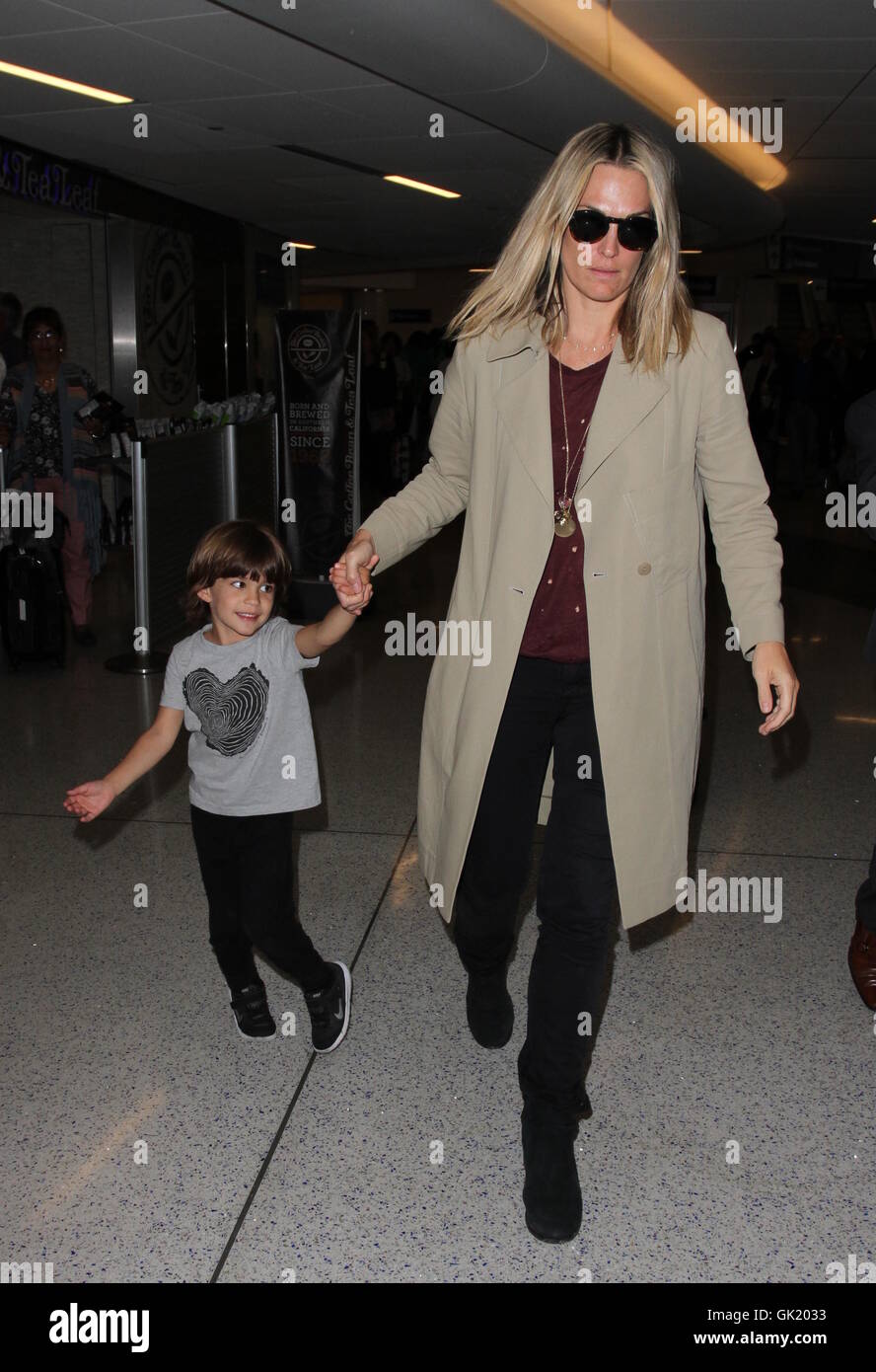 Molly Sims with her children at Los Angeles International Airport (LAX ...