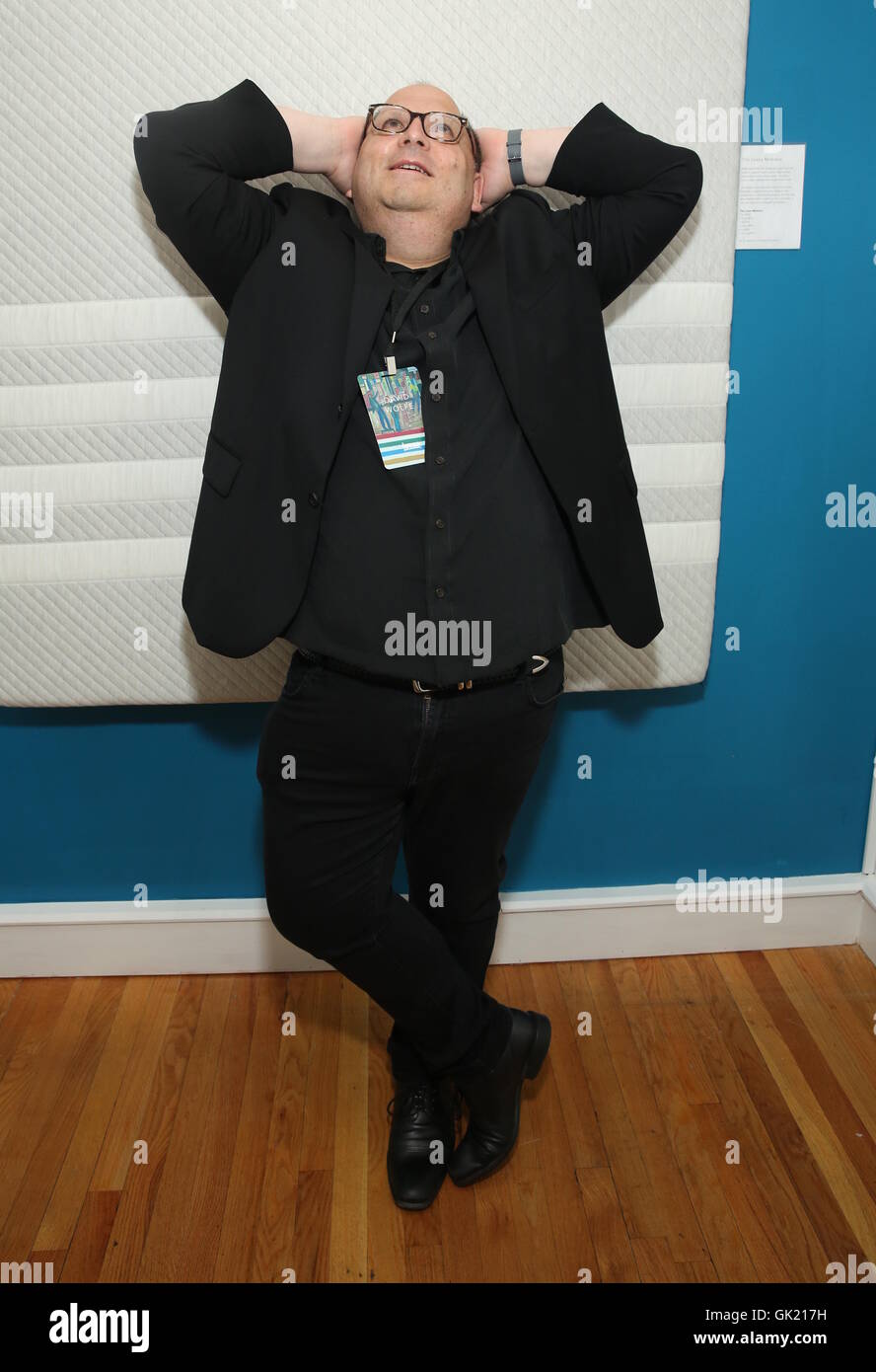 The Lessa Dream Gallery hosts an event that celebrates giving blank ...