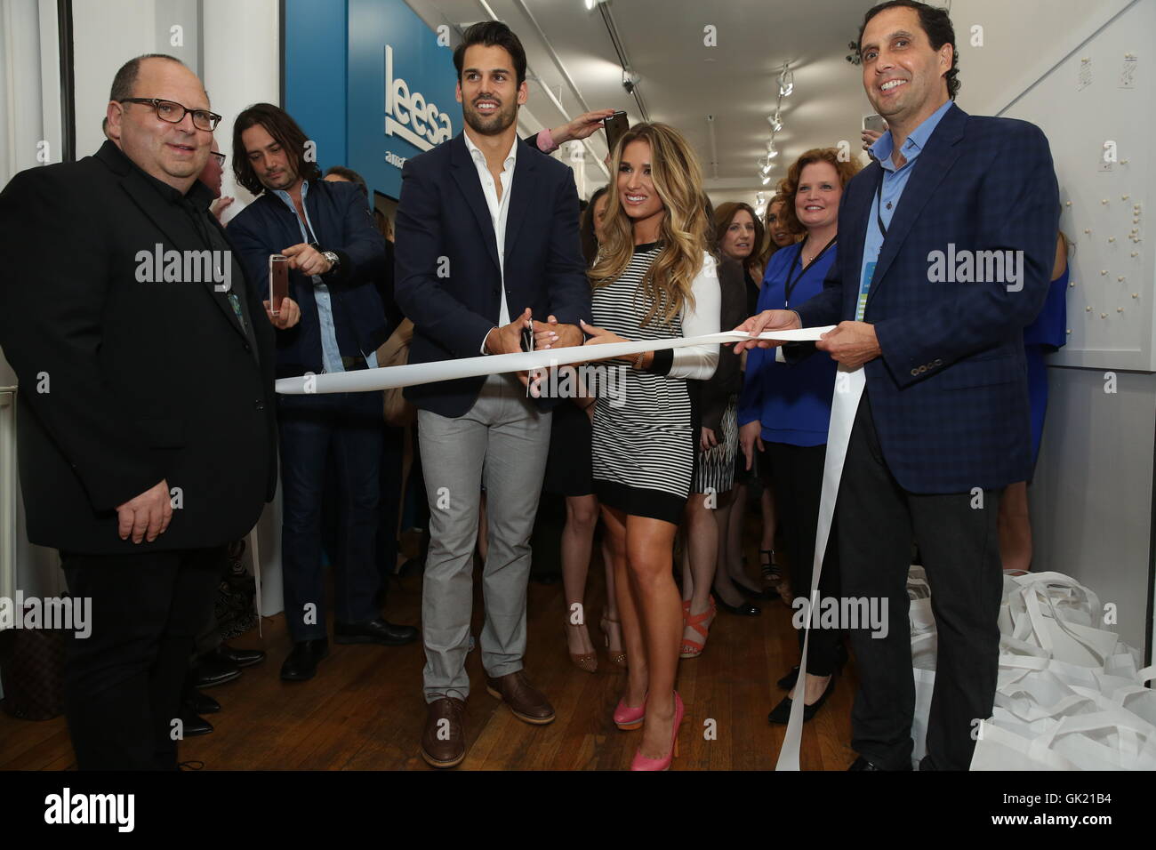 The Lessa Dream Gallery hosts an event that celebrates giving blank ...