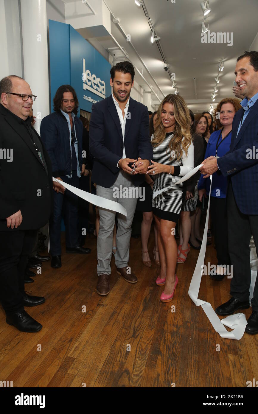 The Lessa Dream Gallery hosts an event that celebrates giving blank ...