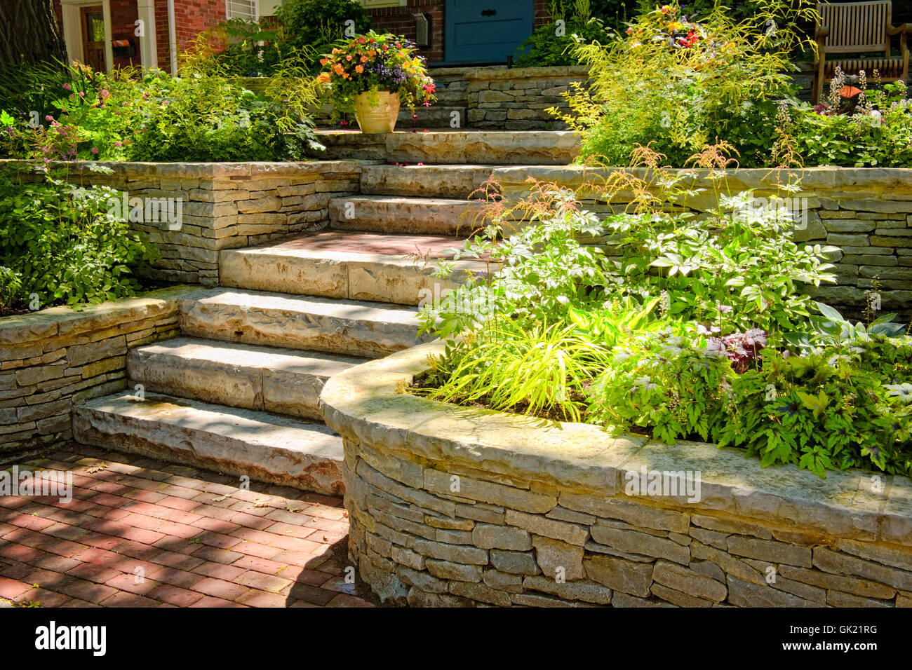 Planters stone wall hi-res stock photography and images - Alamy