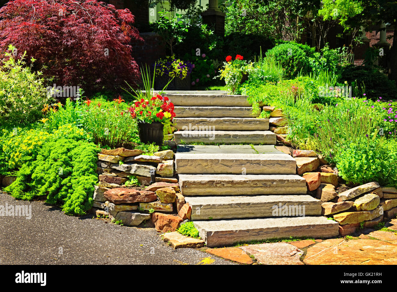 Planters stone wall hi-res stock photography and images - Alamy