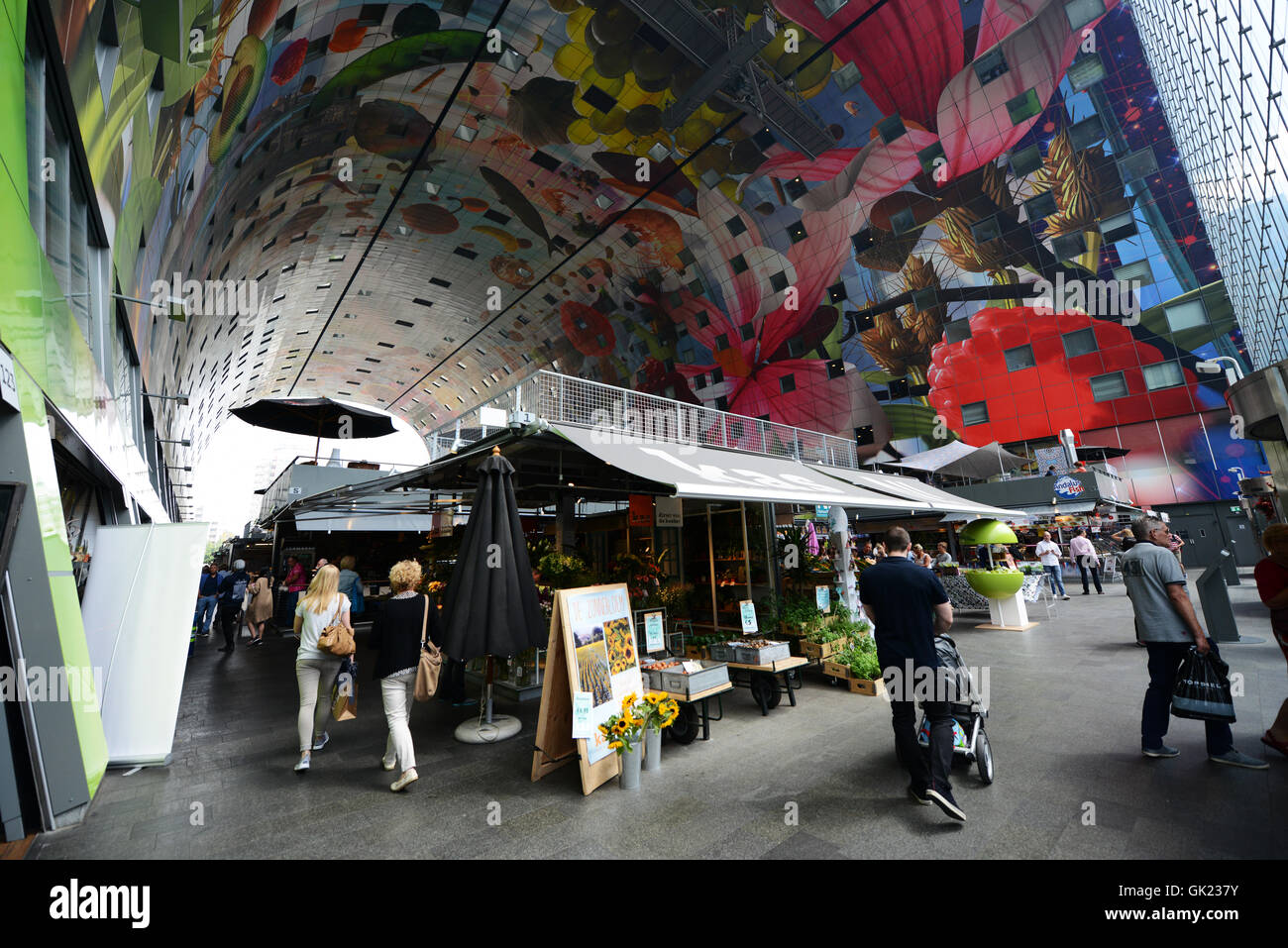 The beautiful Markthal ( Market Hall ) in Rotterdam Stock Photo - Alamy