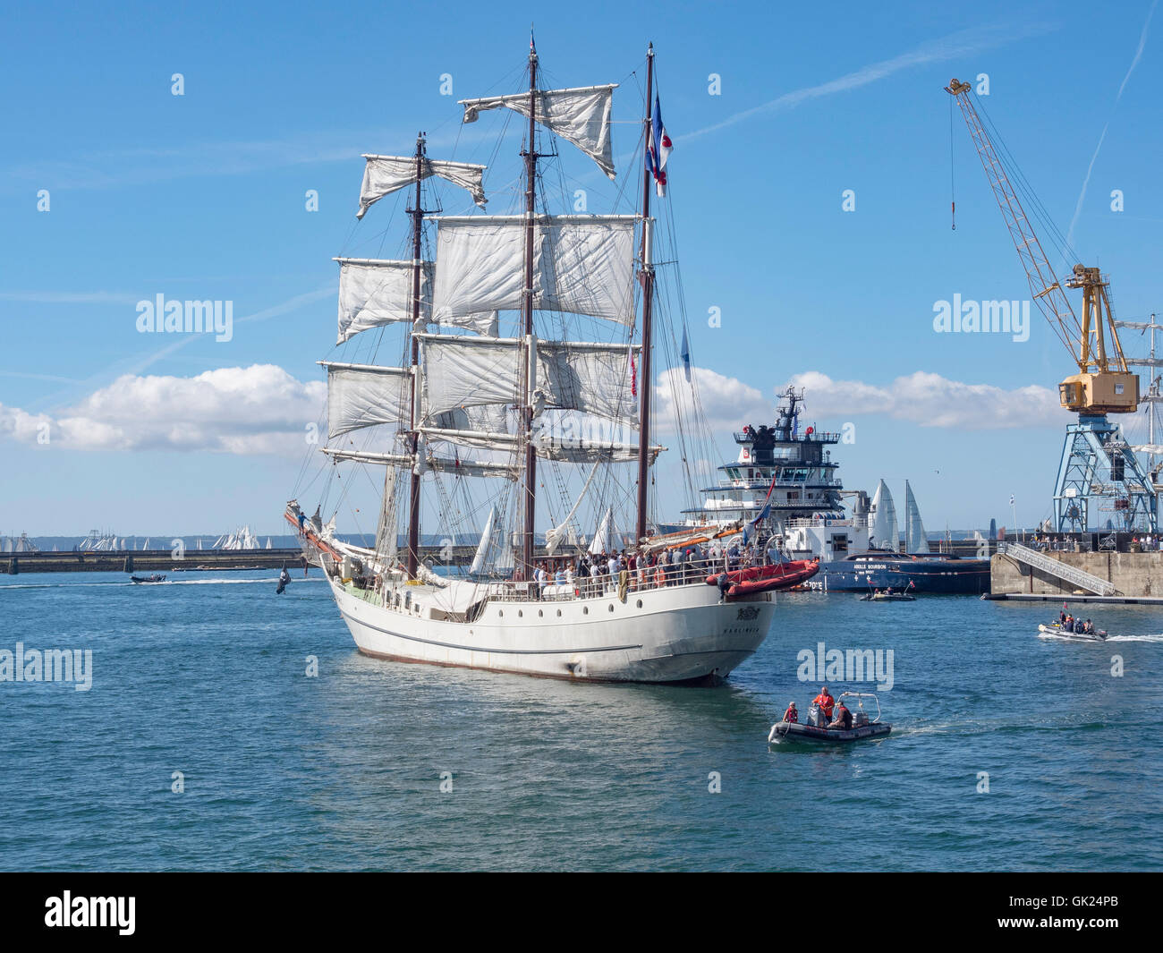 The three masts Artemis sails in the port during the Brest’s ...