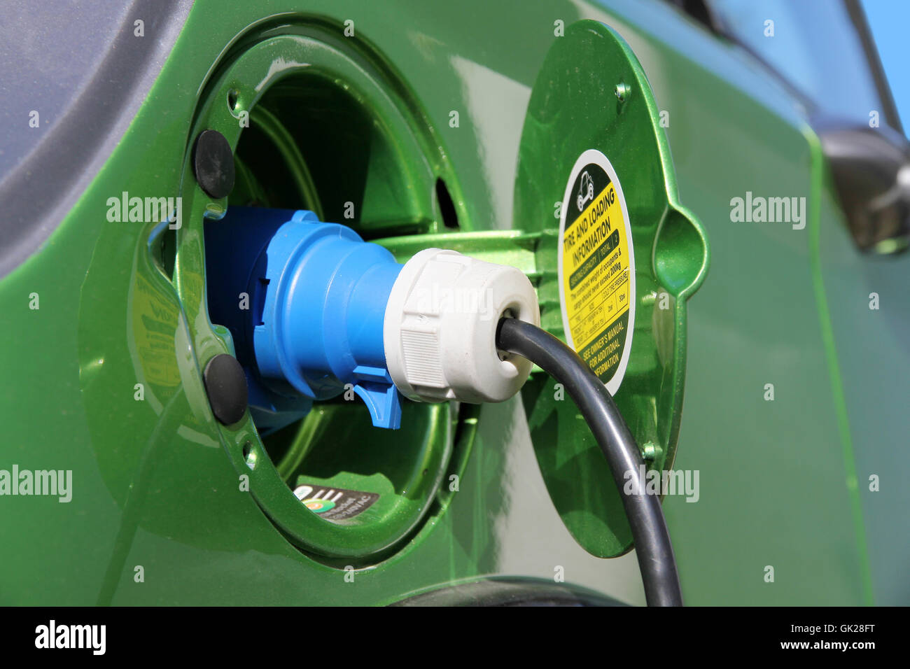 Shops car vehicle hi-res stock photography and images - Alamy