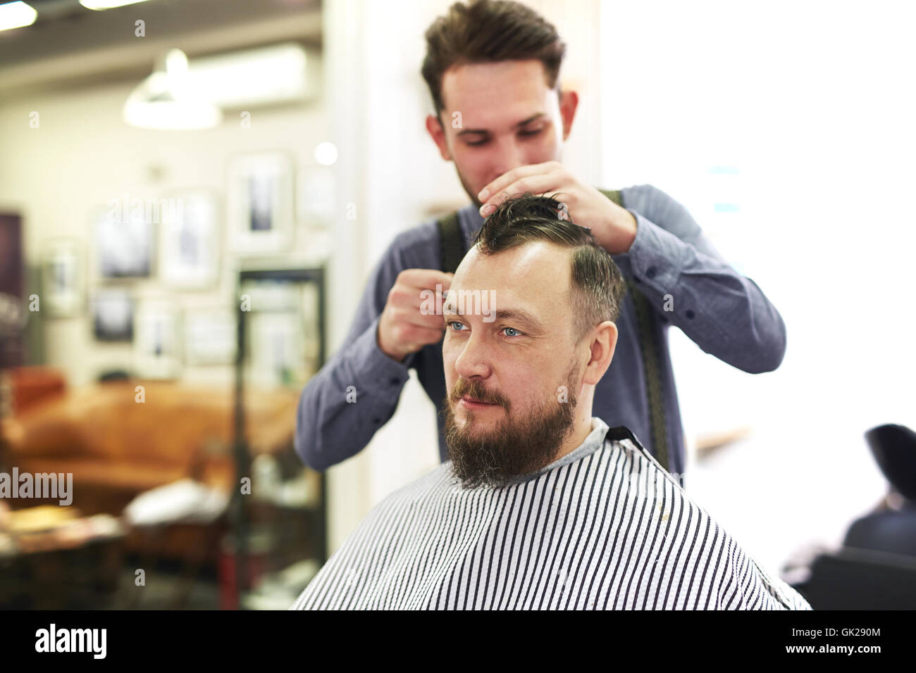 Barber shop salon hi-res stock photography and images - Alamy