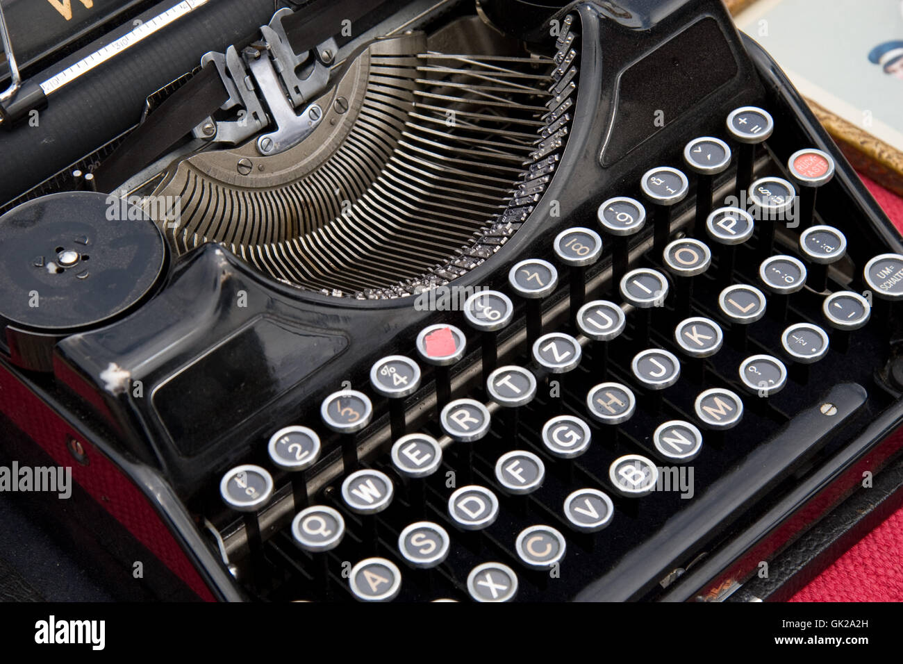 keyboard letter typewriter Stock Photo - Alamy