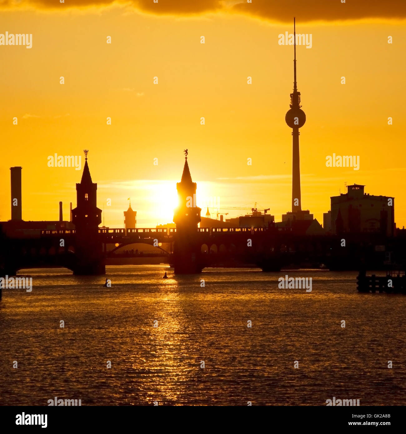 oberbaumbruecke berlin sunset Stock Photo - Alamy