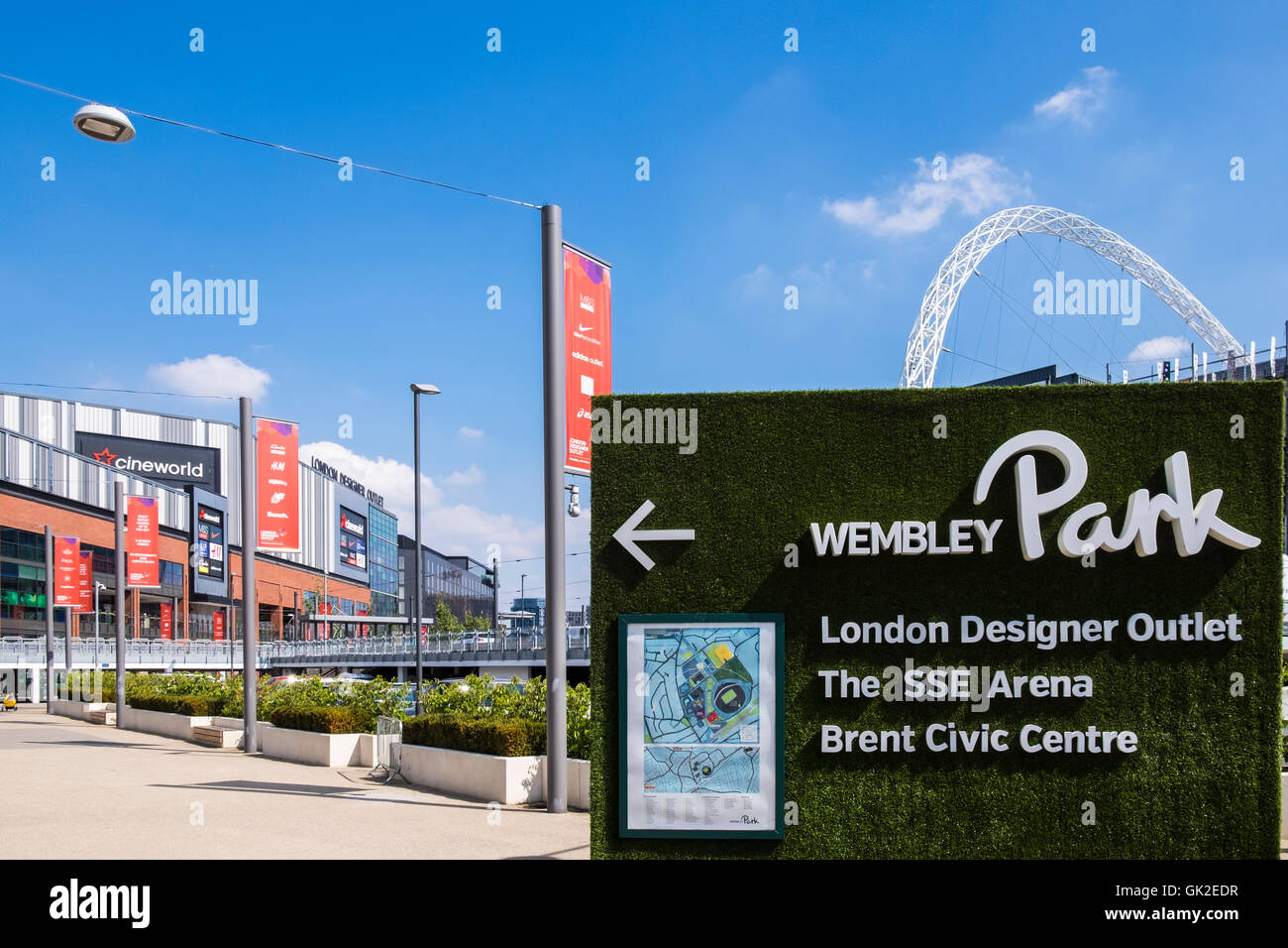 London designer outlet at wembley hi-res stock photography and images ...