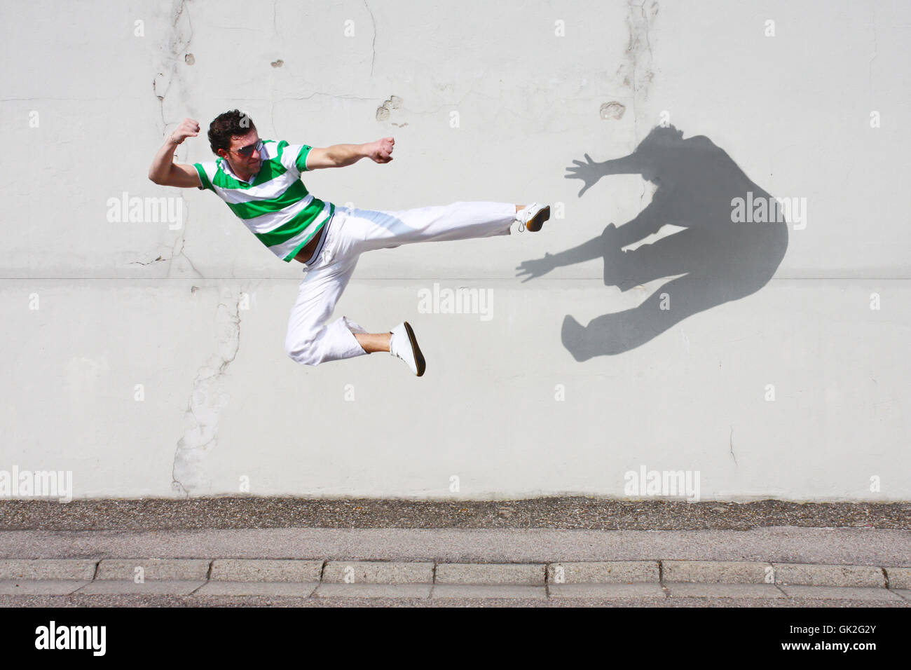 Karate shadow hi-res stock photography and images - Alamy