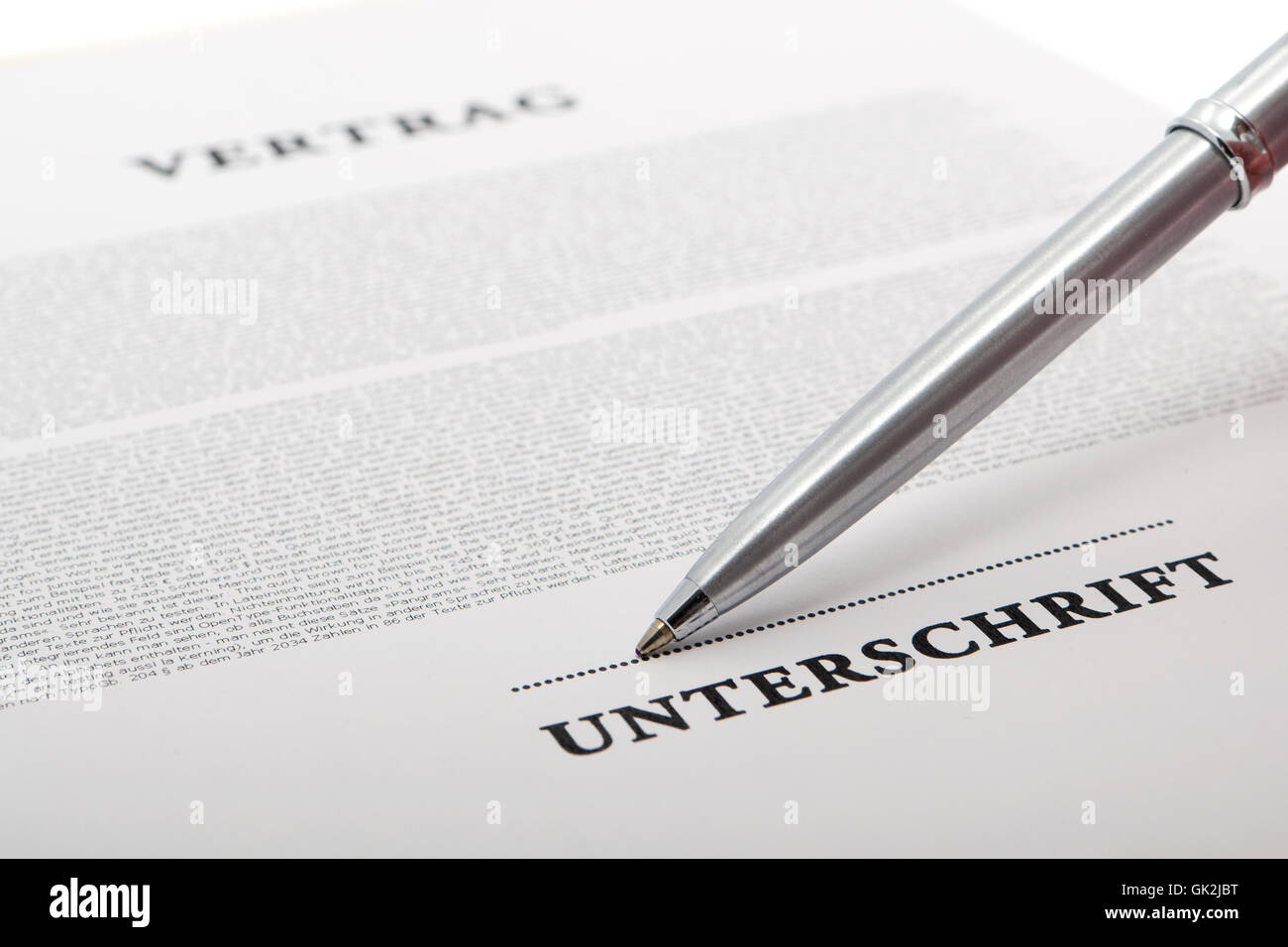 sign a contract Stock Photo - Alamy