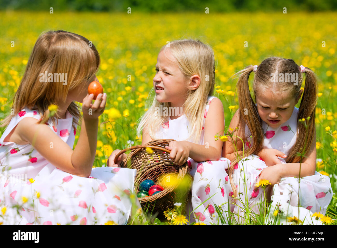 Children at easter hi-res stock photography and images - Alamy
